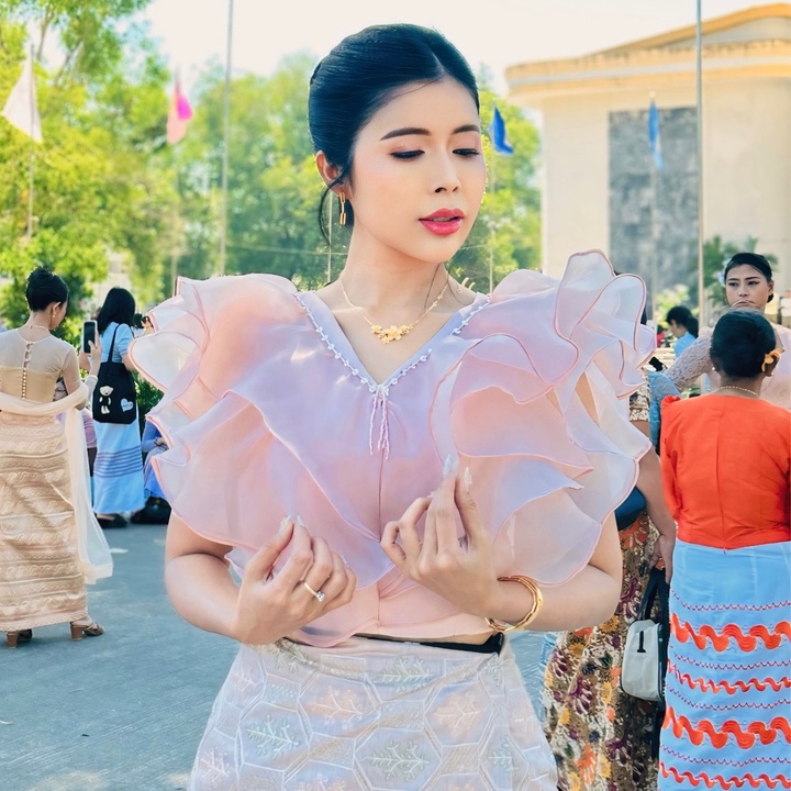 Moe Moe Aung & မကြီး@moemoeaung730 | TikTok Shop Creator Sales History | FastMoss