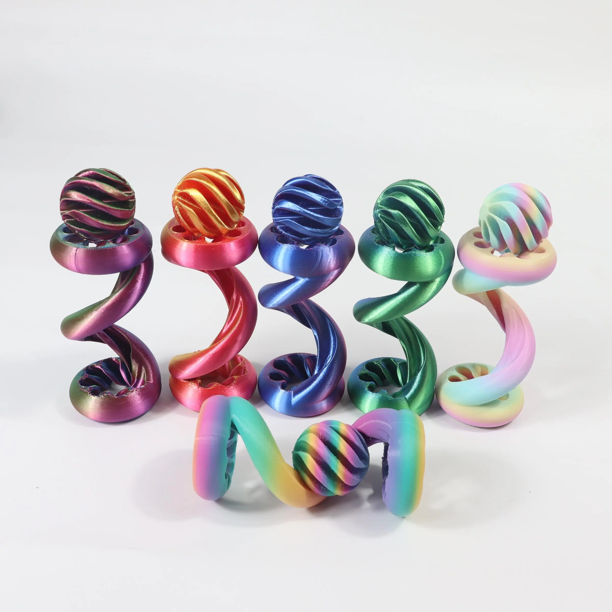 查看[3D Printed Spiral Swirl Fidget Toy, 1 Count Colorful Desktop ...