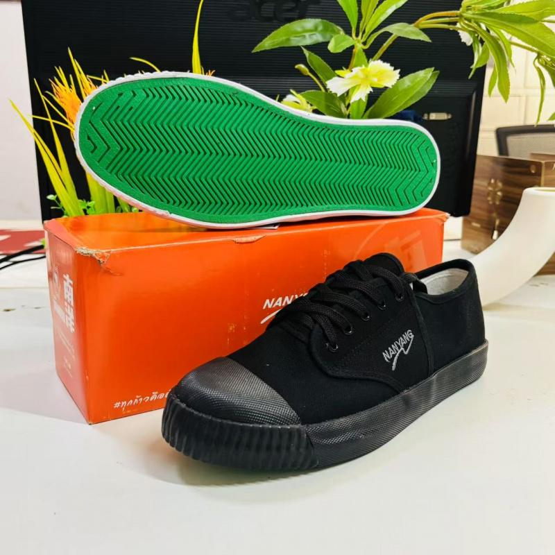 查看[Kasut Takraw, Nanyang, Hitam dan Putih, Kasut Sukan Pelajar, Saiz 35 ...