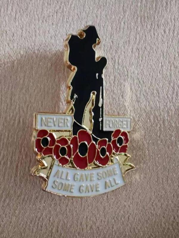 Poppy Soldier Design Brooch, Punk Style Enamel Pin Suitable for ...