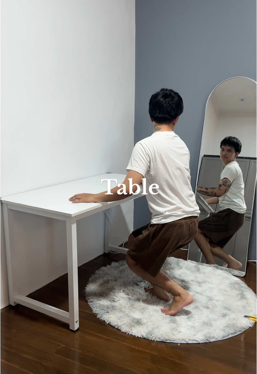 may estetik table na si accla #studytable #desksetup #computerdesk # ...