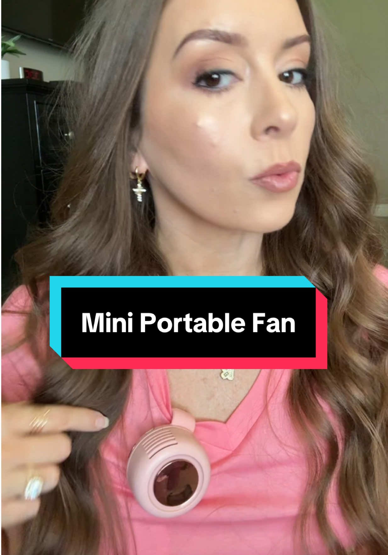 Replying to @chillingwithyelli This fan feels sooo good!!! And hands ...